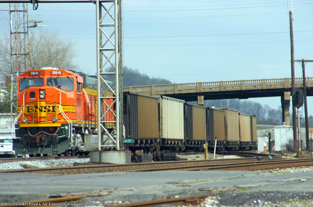 BNSF 8841